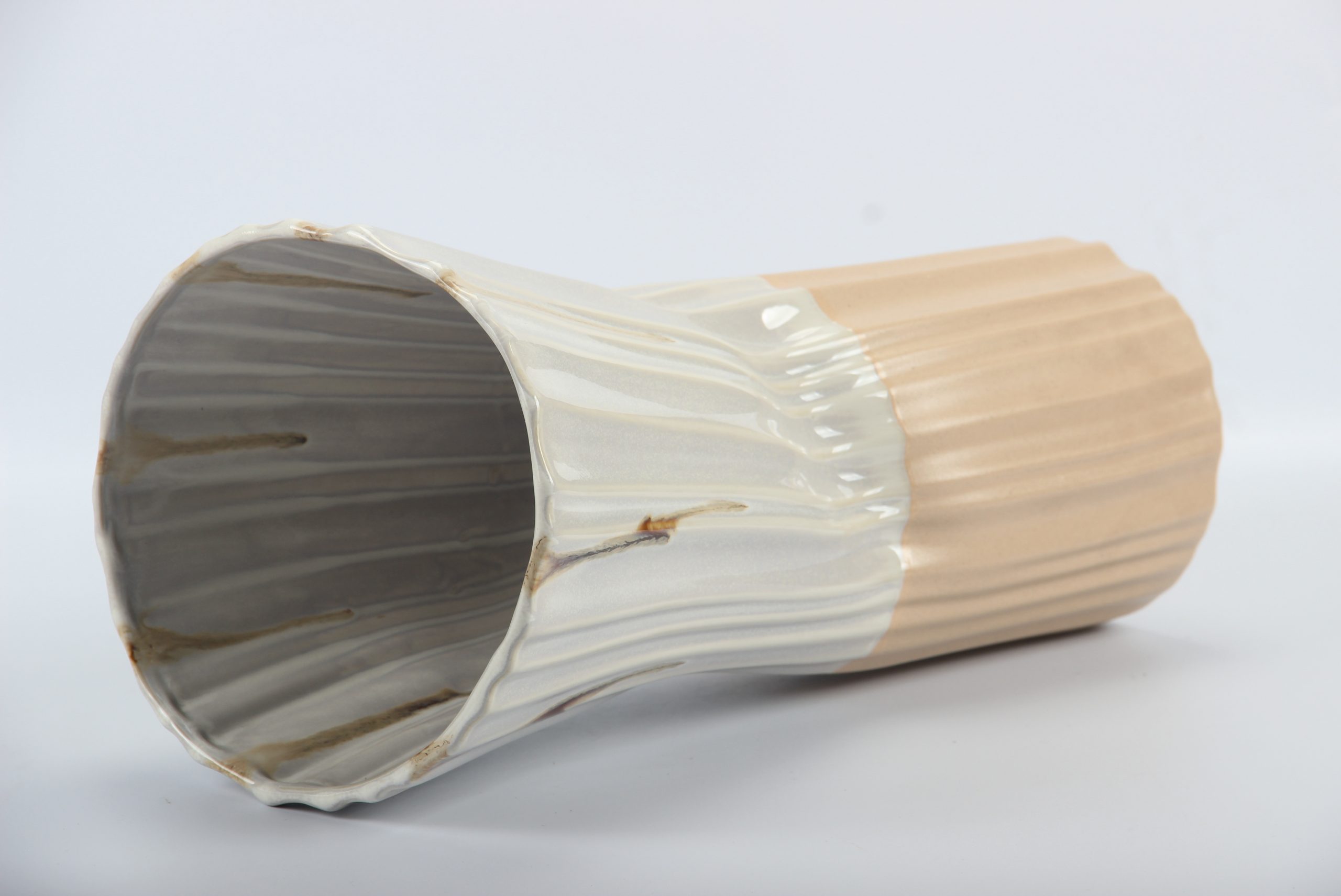 Big Open Mouth Vertical Stripes Distorted Vase – YINHE CERAMIC